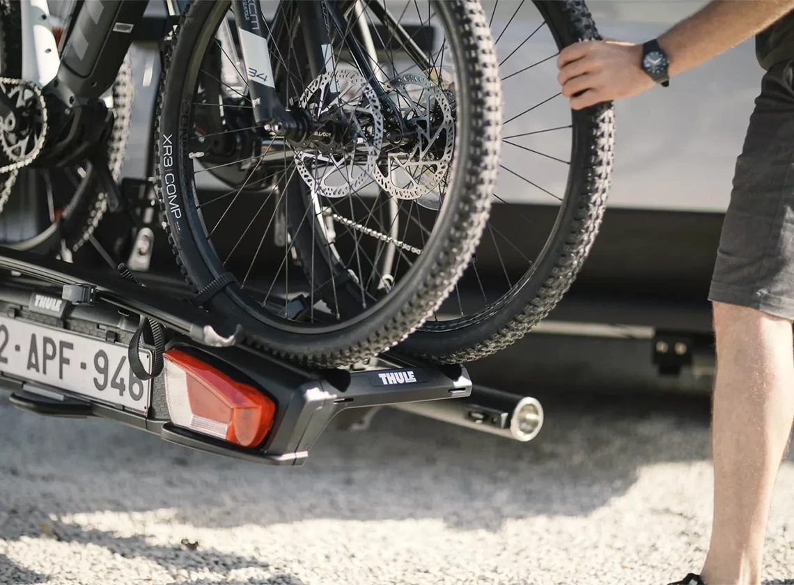 Elegantes Thule Anhangerkupplung Fahrrad Fotosnull